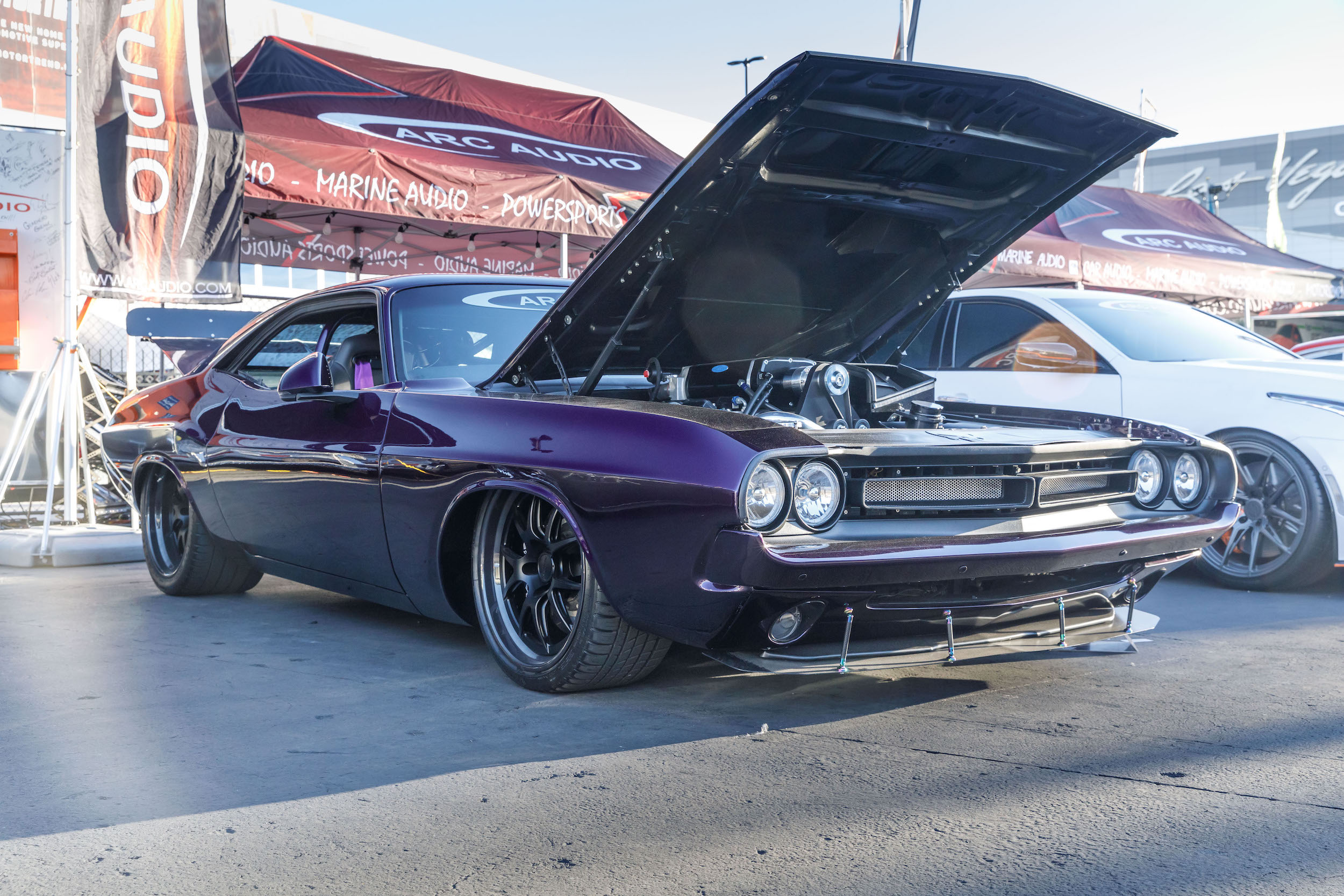 JRB Customs "Punisher" 1971 Plymouth Challenger on Forgeline GA3R ...