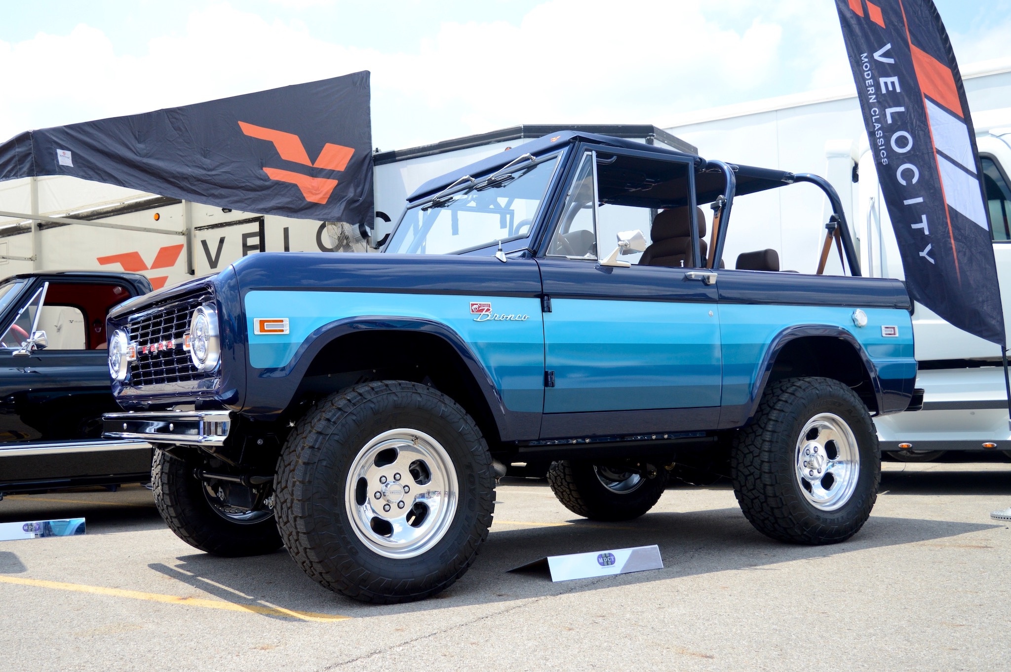 Velocity Restorations 1970 Ford Bronco on Forgeline ET3 6-Lug Wheels ...